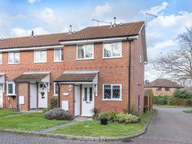 2 Bedrooms End terrace house for sale in Lightwater, Surrey GU18