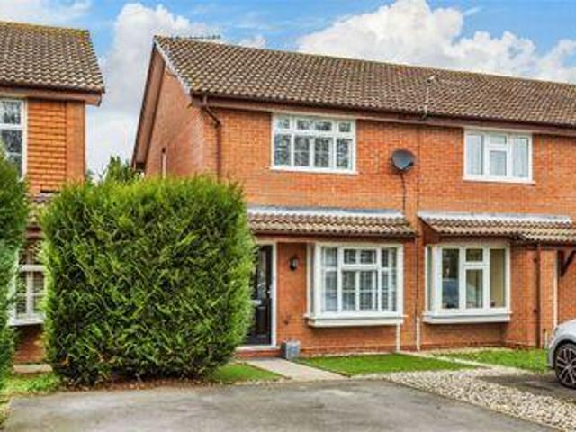 2 Bedrooms End terrace house for sale in Spicer Close, Walton On Thames, Surrey KT12