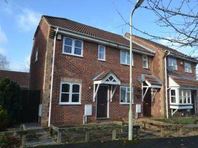 2 Bedrooms End terrace house for sale in Ullswater Close, Bordon GU35