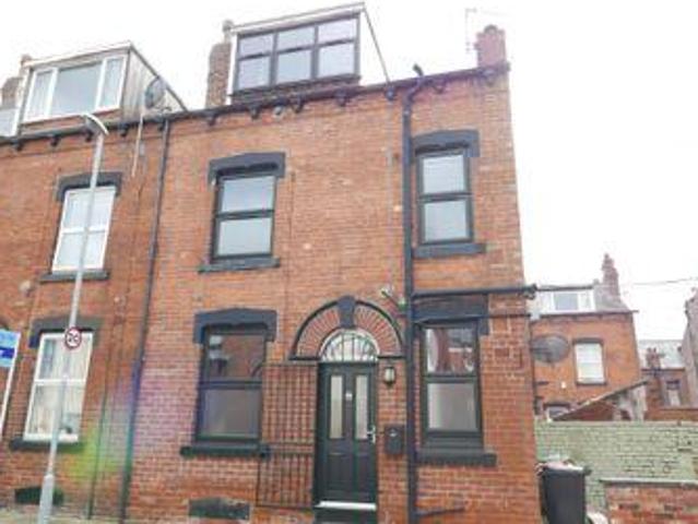 2 Bedrooms End terrace house for sale in Whingate Grove, Armley, Leeds, 3rd LS12