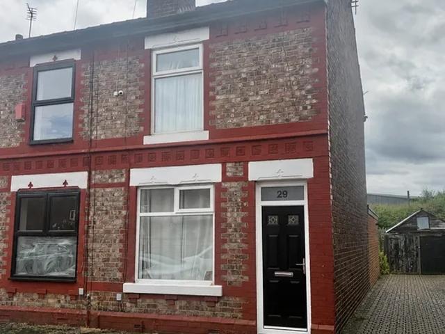 2 bedrooms end of terrace house to rent
