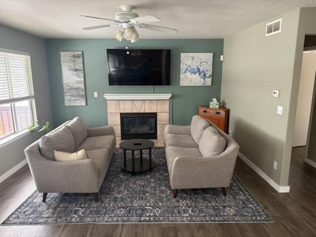 2 Bedrooms, Full Bath, Ideal WFH, Utlitilies Inc