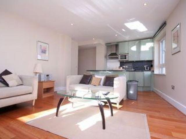 2 Bedrooms Flat for rent in 3 Limeharbour, London E14
