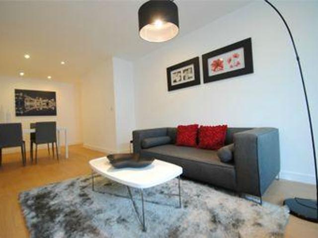 2 Bedrooms Flat for rent in 3 Saffron Central Square, Croydon, Surrey CR0