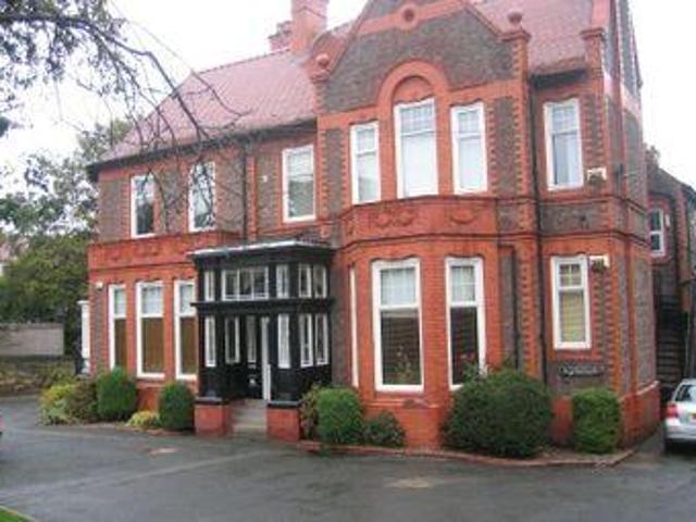 2 Bedrooms Flat for rent in 100 Bidston Road, Flat 3, Oxton, Wirral, Merseyside CH43
