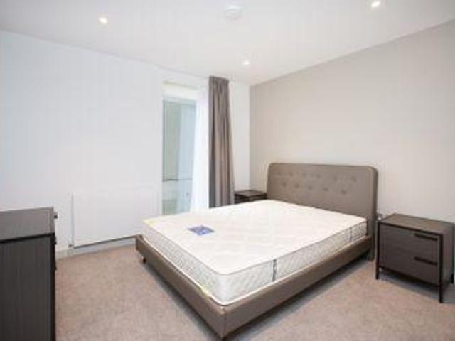 2 Bedrooms Flat for rent in 120, Elephant Road, London SE17