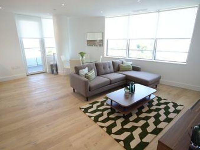 2 Bedrooms Flat for rent in 12 Lombard Road, London SW11