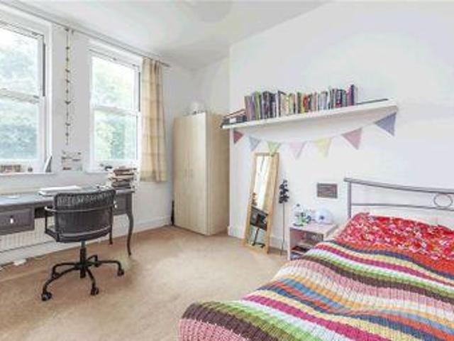 2 Bedrooms Flat for rent in 12 Market Road, London N7