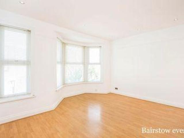 2 Bedrooms Flat for rent in 137 St. Johns Road, London E17