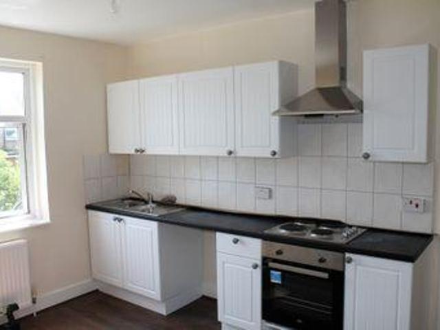 2 Bedrooms Flat for rent in 130, Arcadian Gardens, Wood Green N22
