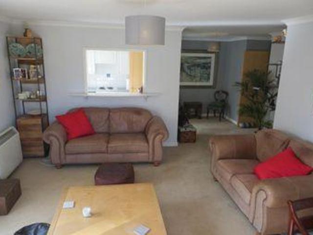2 Bedrooms Flat for rent in 14 Milennium Drive, Docklands, London E14