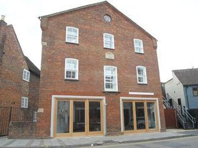 2 Bedrooms Flat for rent in 14 Pauls Row, High Wycombe HP11