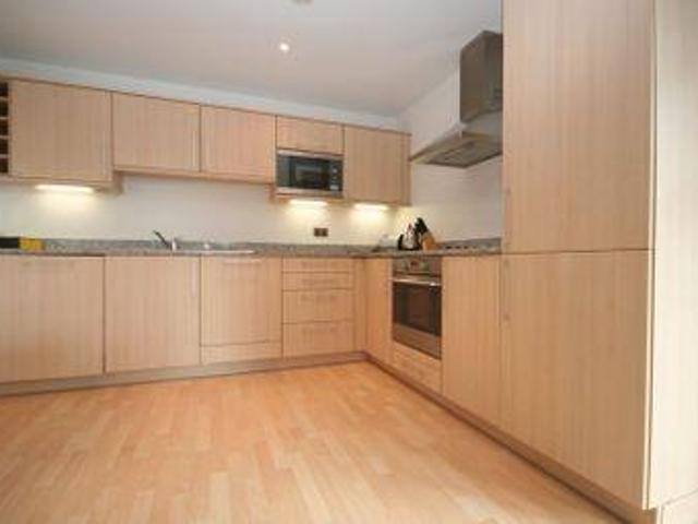 2 Bedrooms Flat for rent in 14 Western Gateway, London E14