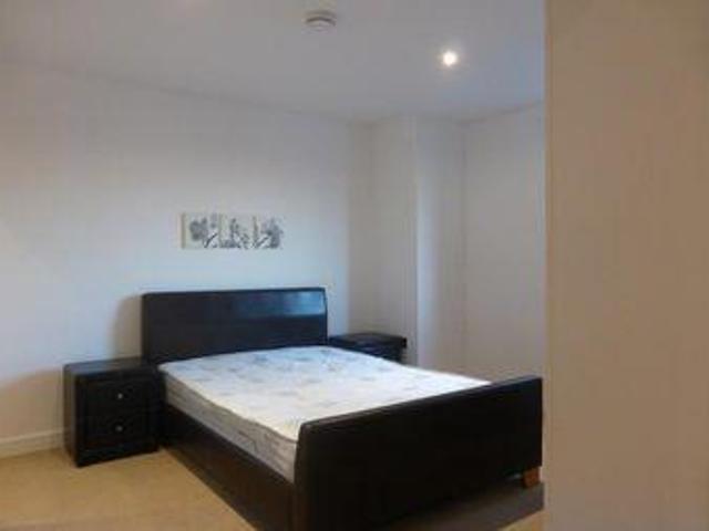 2 Bedrooms Flat for rent in 14 Western Gateway, Royal Victoria, London E16