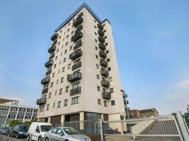 2 Bedrooms Flat for rent in 156 162 High Road, Chadwell Heath RM6