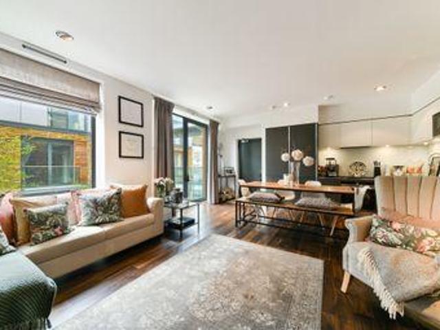 2 Bedrooms Flat for rent in 16 Porteus Place, London SW4