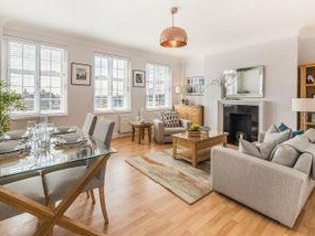 2 Bedrooms Flat for rent in 178 188 Kensington High Street, London W8