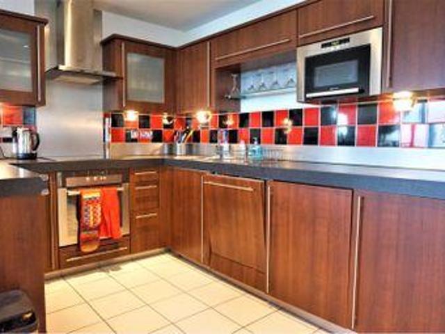 2 Bedrooms Flat for rent in 17 Western Gateway, London E16