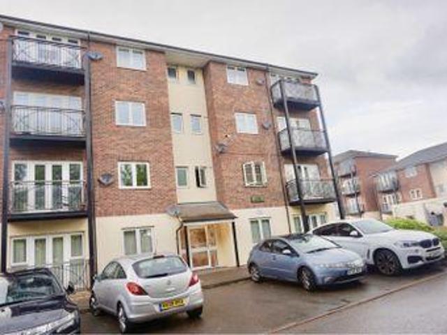 2 Bedrooms Flat for rent in 18 Denham Road, London N20