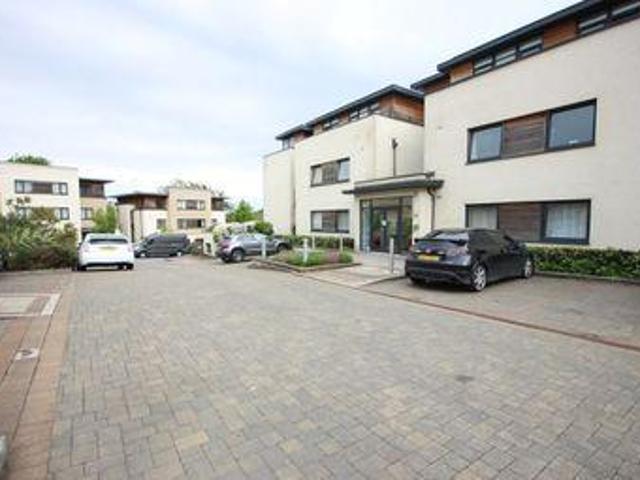 2 Bedrooms Flat for rent in 1 Peacock Close, Mill Hill NW7