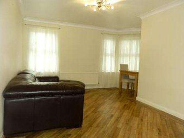 2 Bedrooms Flat for rent in 215 Bedford Hill, London SW12