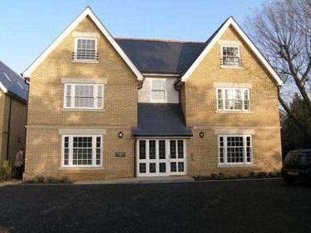2 Bedrooms Flat for rent in 216 Cambridge Road, Cambridge CB22