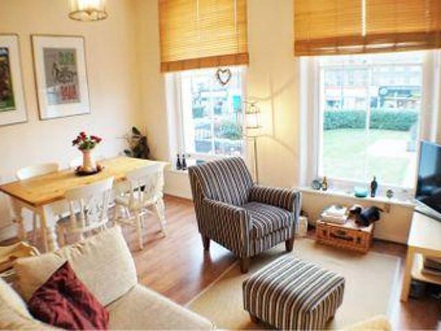 2 Bedrooms Flat for rent in 251 Brixton Road, Brixton SW9