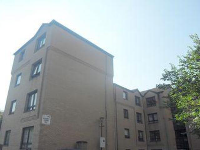 2 Bedrooms Flat for rent in 25 Glenfarg Street, St. Georges Cross, Glasgow G20