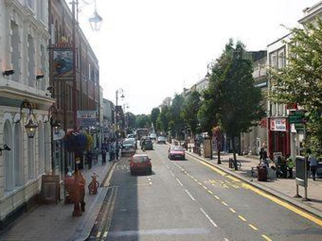 2 Bedrooms Flat for rent in 25 Victoria Road, Surbiton KT6
