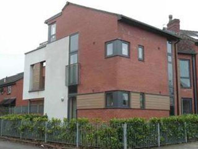 2 Bedrooms Flat for rent in 27 Albemarle Road, Manchester M21