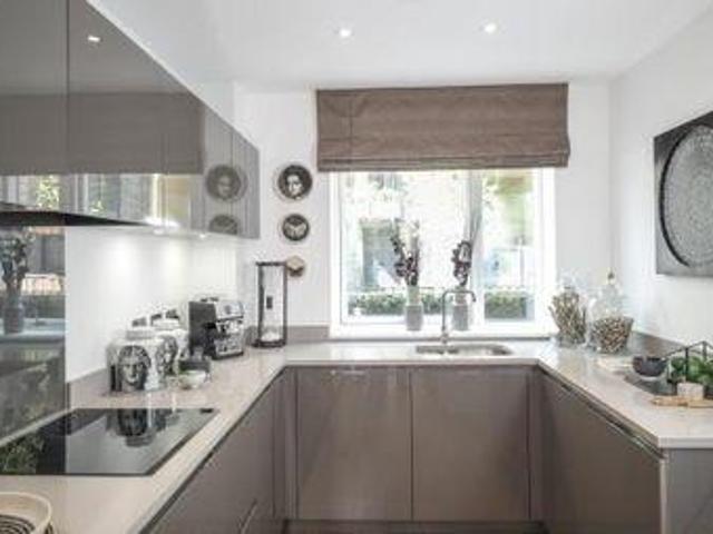 2 Bedrooms Flat for rent in 2 Danvers Avenue, London SW11