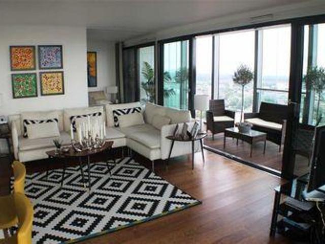 2 Bedrooms Flat for rent in 301 Densgate, Manchester M3