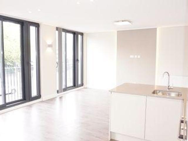 2 Bedrooms Flat for rent in 334 Burdett Road, London E14