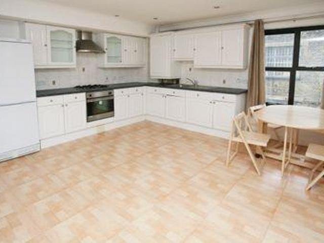 2 Bedrooms Flat for rent in 36 40 Copperfield Road, London E3