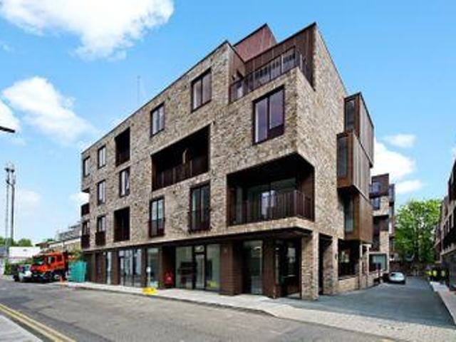 2 Bedrooms Flat for rent in 39 Gransden Avenue, London E8