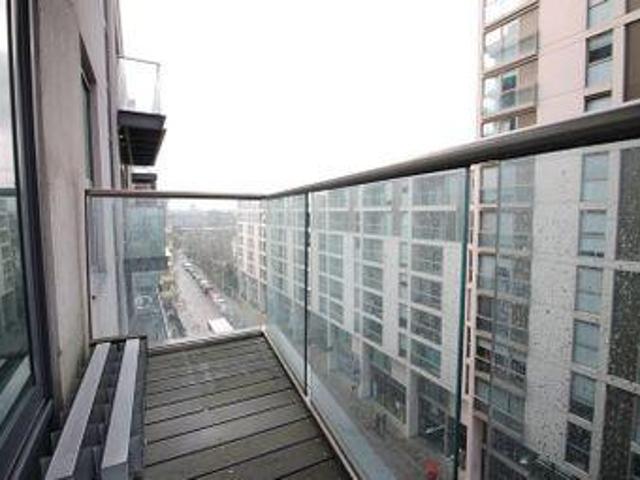 2 Bedrooms Flat for rent in 41 Millharbour, South Quay, Canary Wharf E14