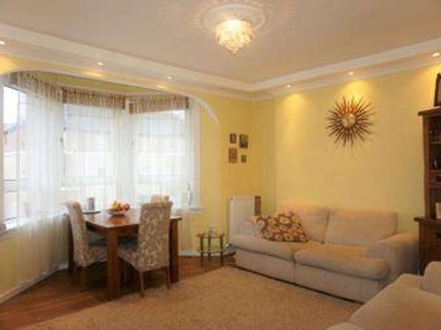2 Bedrooms Flat for rent in 43 Larchfield Avenue, Glasgow G14