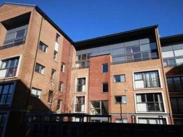 2 Bedrooms Flat for rent in 44 Minerva Way, Glasgow G3