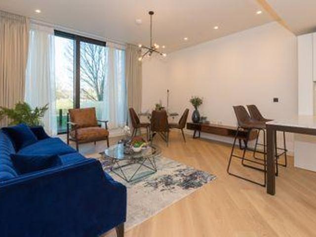 2 Bedrooms Flat for rent in 4 Wood Crescent, London W12