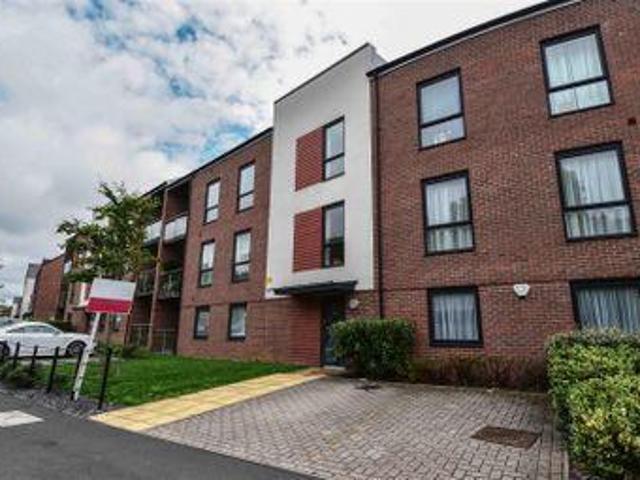 2 Bedrooms Flat for rent in 4 Frogmill Road, Rubery, Birmingham B31
