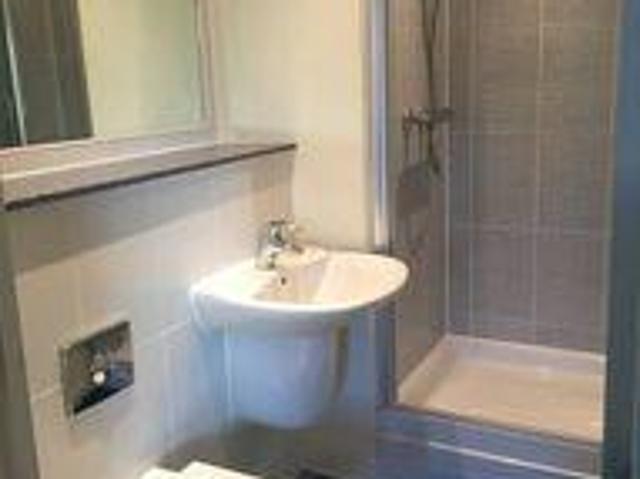 2 Bedrooms Flat for rent in 4 Rosedene Terrace, Lonodo E10