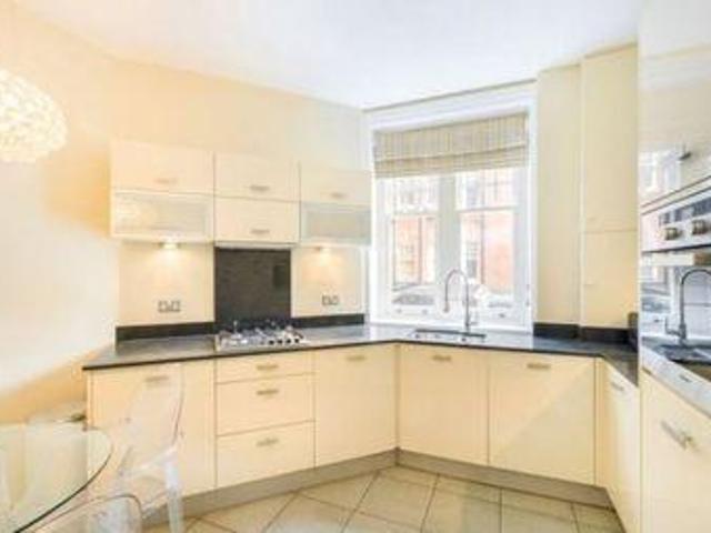 2 Bedrooms Flat for rent in 629 Fulham Road, Fulham SW6