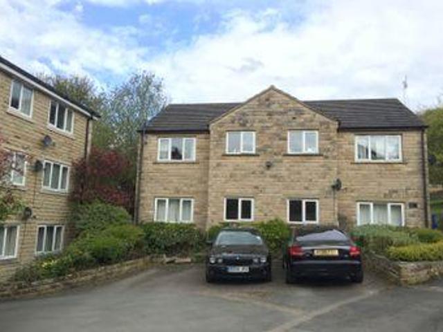 2 Bedrooms Flat for rent in 71A Wood Lane, Huddersfield HD4