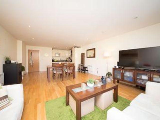 2 Bedrooms Flat for rent in 71C Drayton Park, London N5