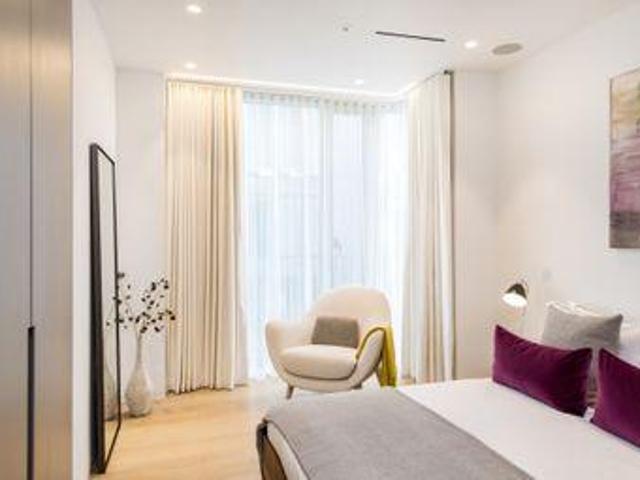 2 Bedrooms Flat for rent in 89 Buckingham Palace Road, Westminster, London SW1W