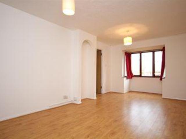 2 Bedrooms Flat for rent in Cotton Avenue, North Acton W3