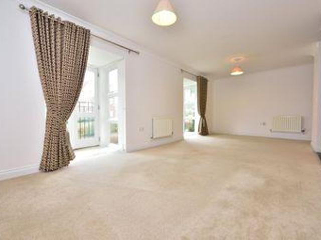 2 Bedrooms Flat for rent in Cottage Close, Harrow On The Hill HA2