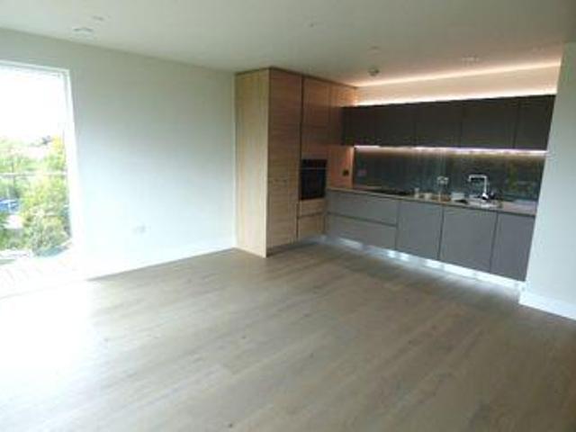 2 Bedrooms Flat for rent in Cottam House, Kidbrooke Park Road, London SE3