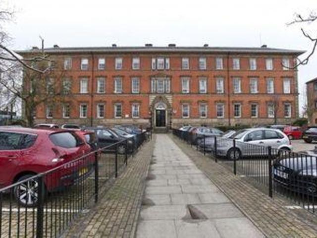2 Bedrooms Flat for rent in County House, York YO31