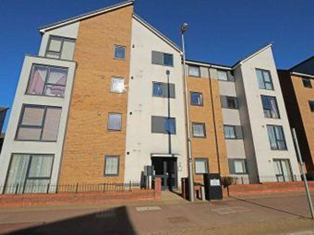 2 Bedrooms Flat for rent in Countess Way, Broughton, Milton Keynes MK10